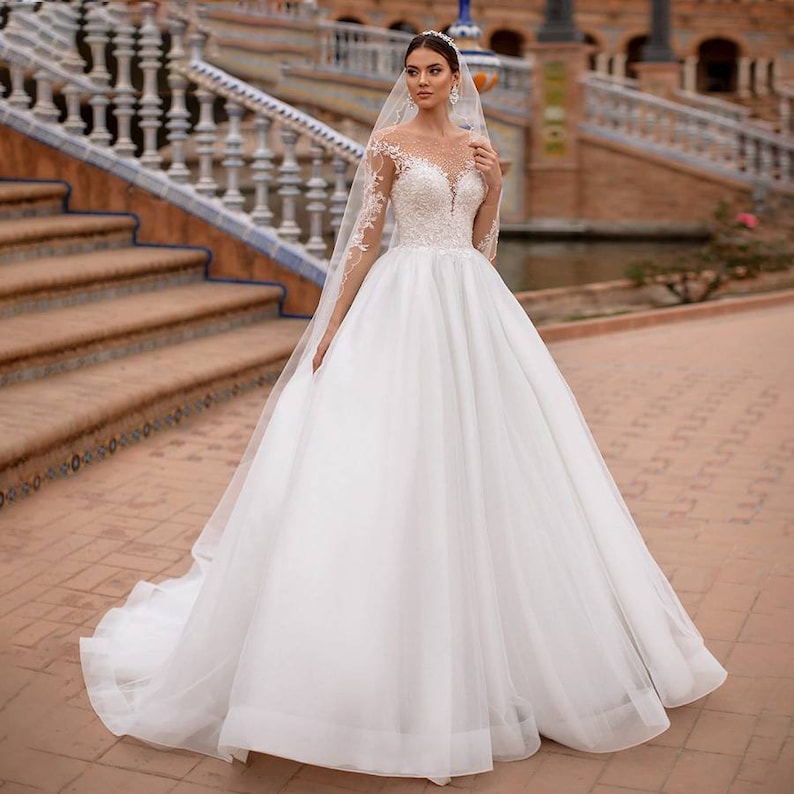 Luxury Wedding Dress, Embroidery With Beaded O-neck Bull Sleeve Ball ...