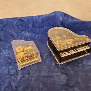 Grand Piano Sankyo Clear Lucite Mini Music Box With Gold Trim Playing ...