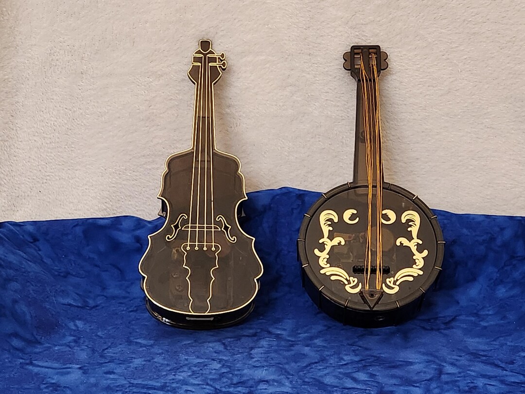 Music Box Shaped as Sankyo Banjo Playing the Way We Were or Guitar We ...
