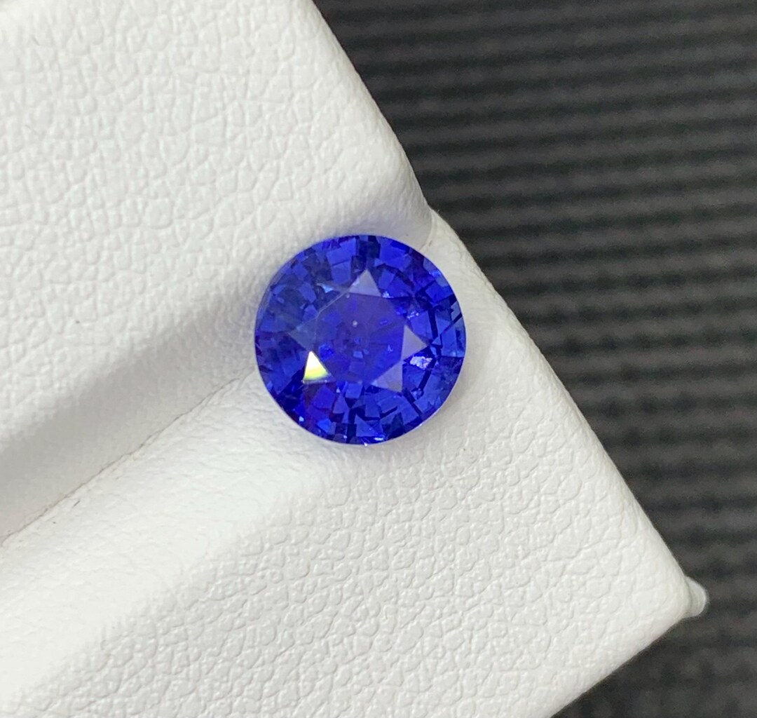 Normal Heat Sapphire Royal Blue Color Gemstone From Sri Lankan - 2.350 ...