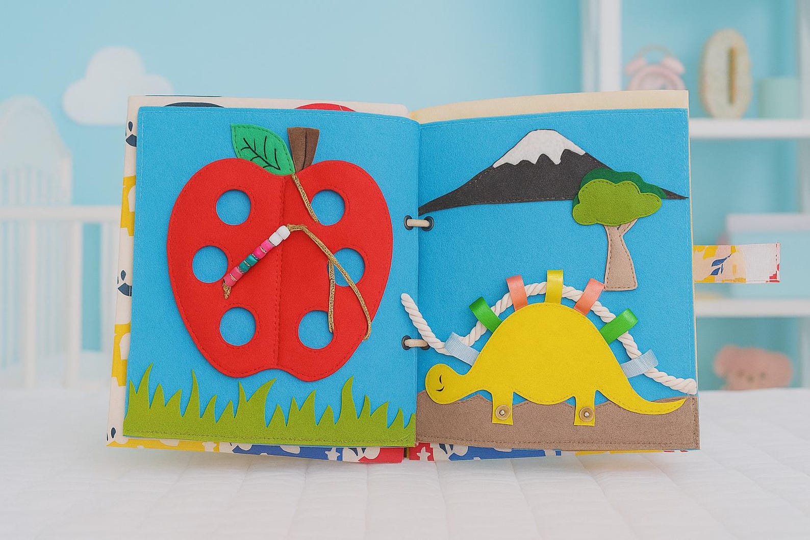 Travel Busy Book Toy, Quiet Activity Book for Fine Motor Skills, Felt ...