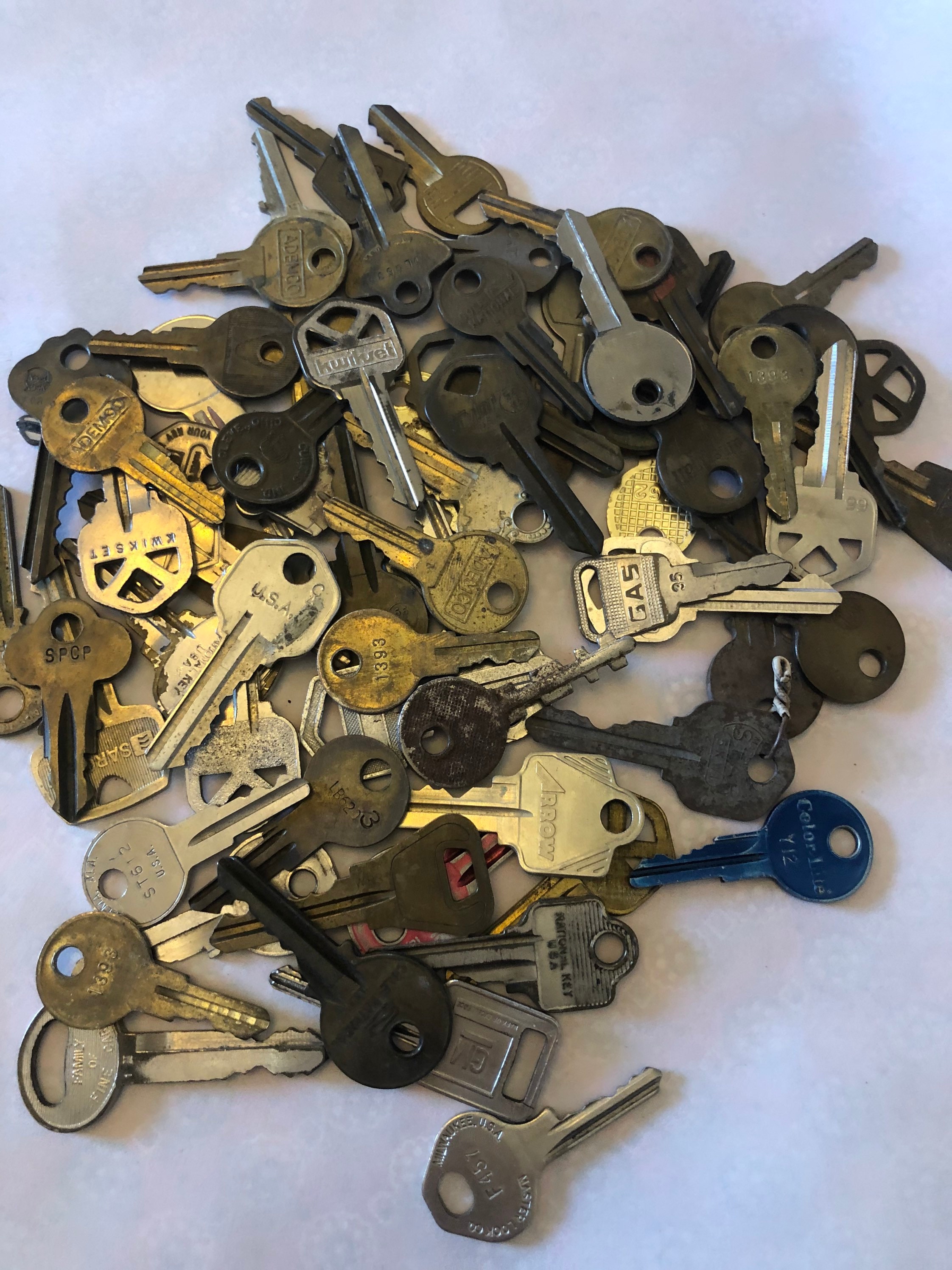 Lot of 20 Random Vintage Keys - Etsy