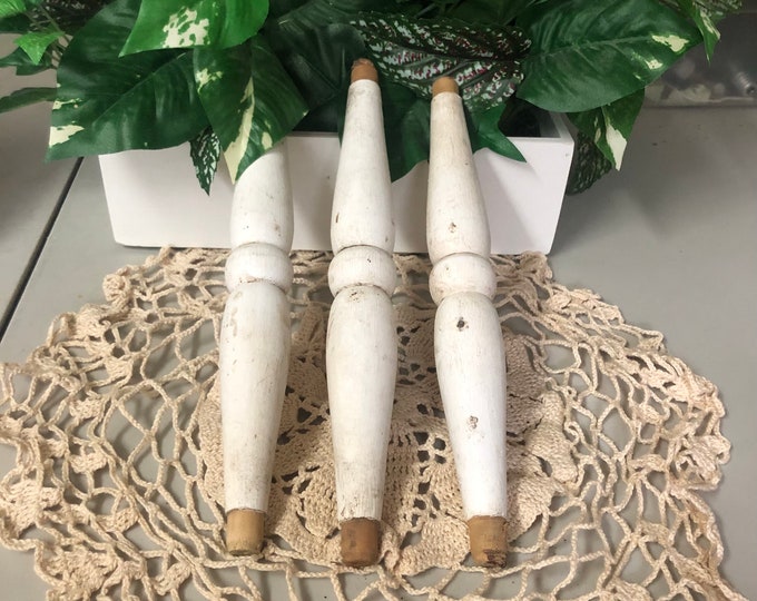 SP-81 THREE White Vintage Wood Spindles -chippy, Shabby, Country - Etsy