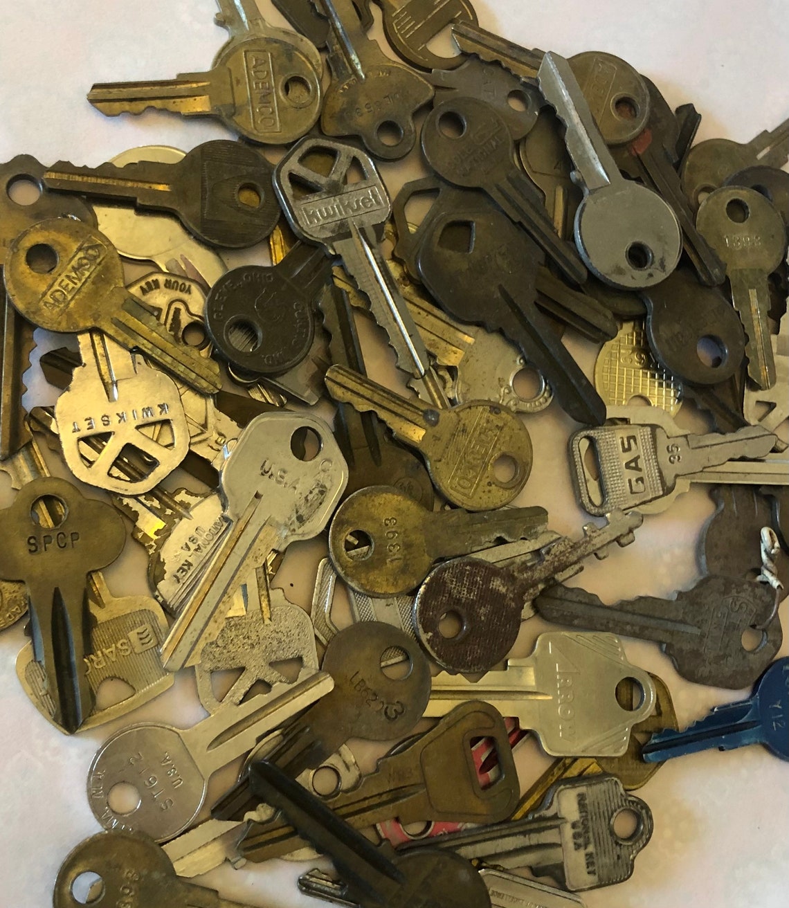 Lot of 20 Random Vintage Keys - Etsy