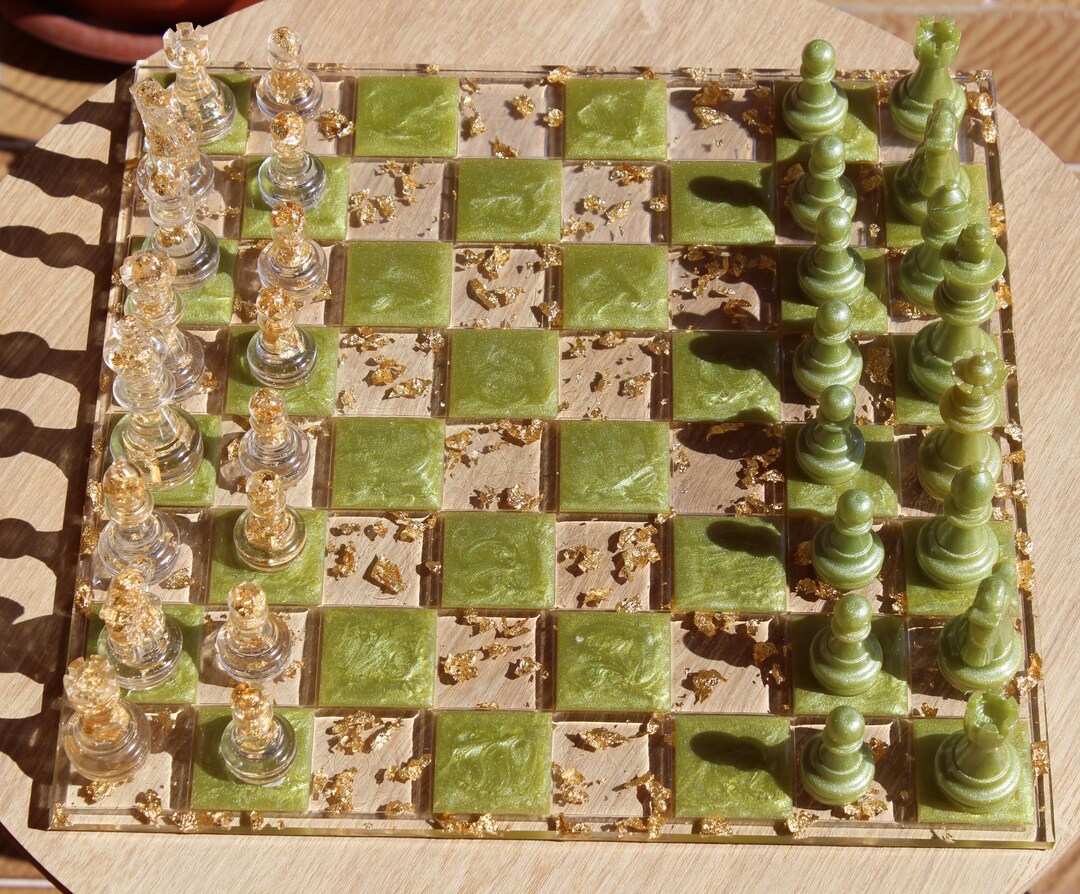 Green Shiny Resin Custom Chess Set With Wooden Box, Luxury Resin Chess ...