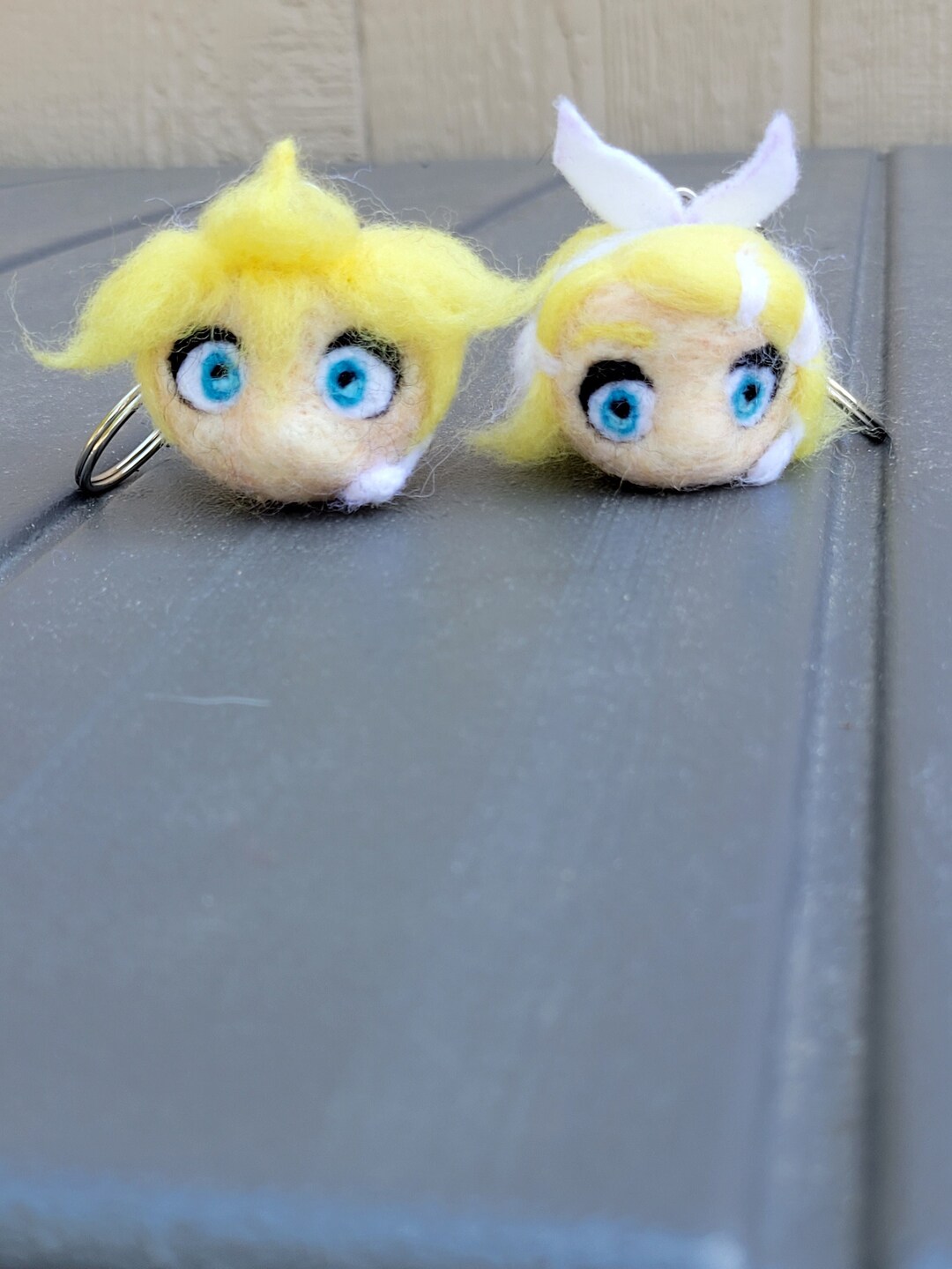 Rin and Len Kagamine Needle Felt Keychains - Etsy