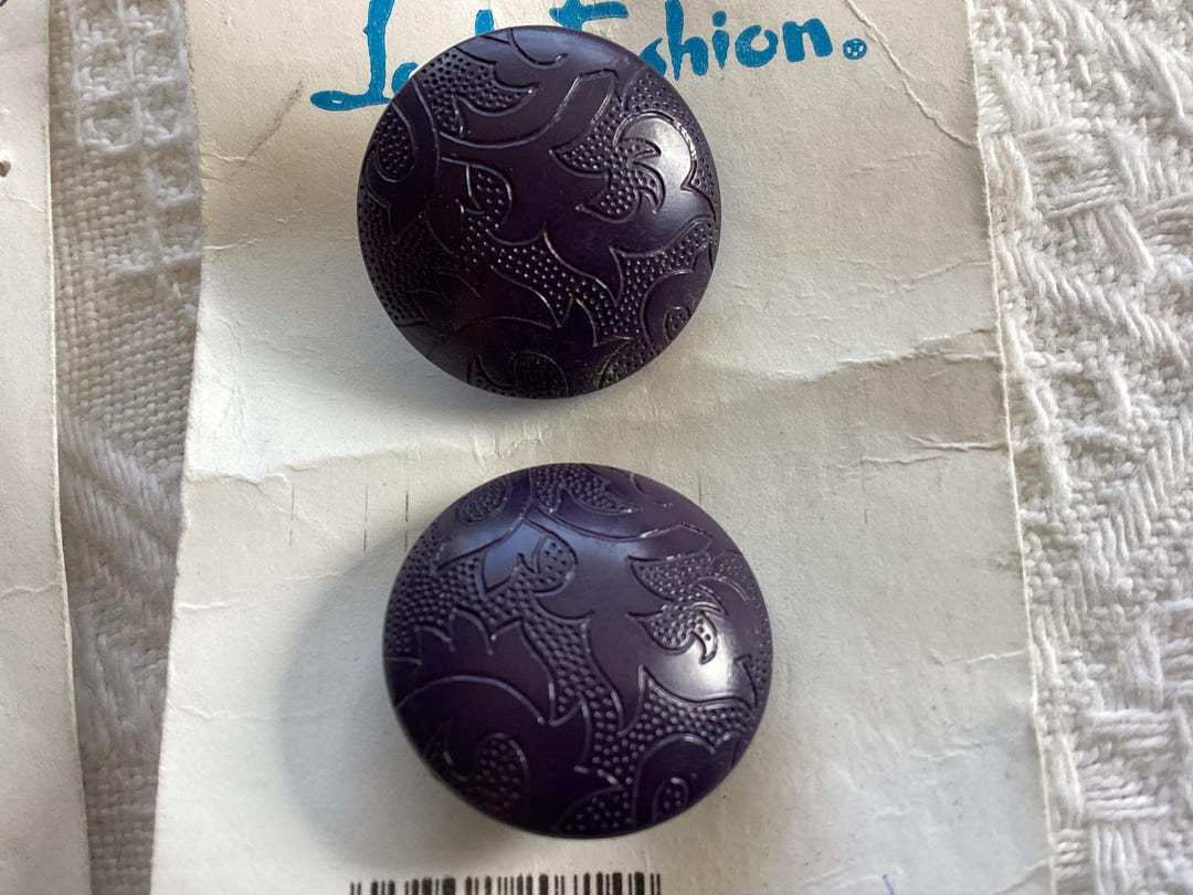 Embossed 8 Dark Purple Buttons, Lady Fashion Cards, 7/8" or 23mm, Line ...