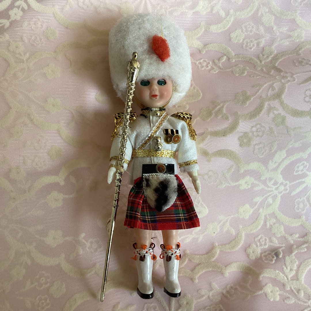 Vintage Scottish Guard Souvenir Doll, Made in Hong Kong 1970s, in ...