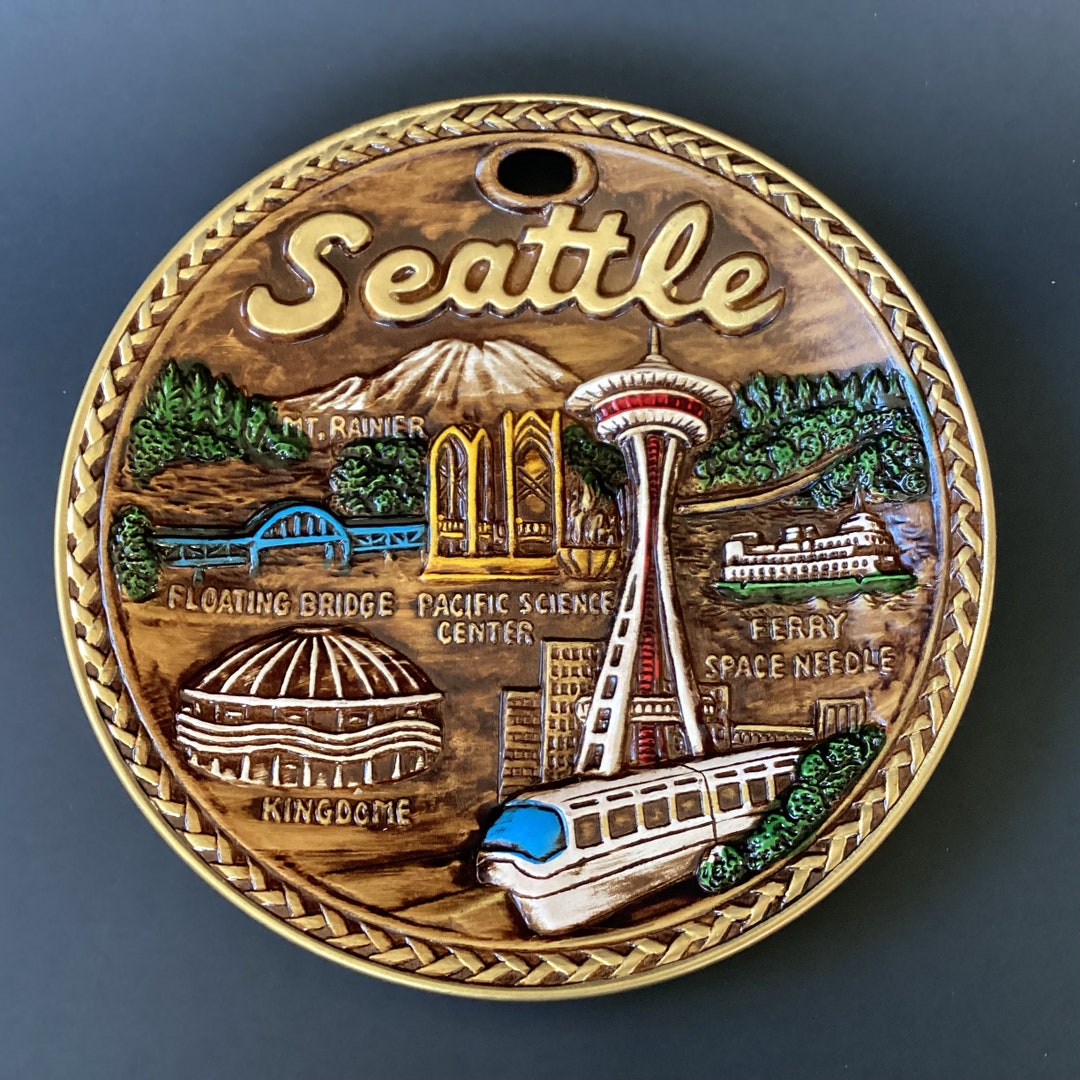 Seattle 3 Dimensional Souvenir Plate, Made in Japan Vintage 1970s ...