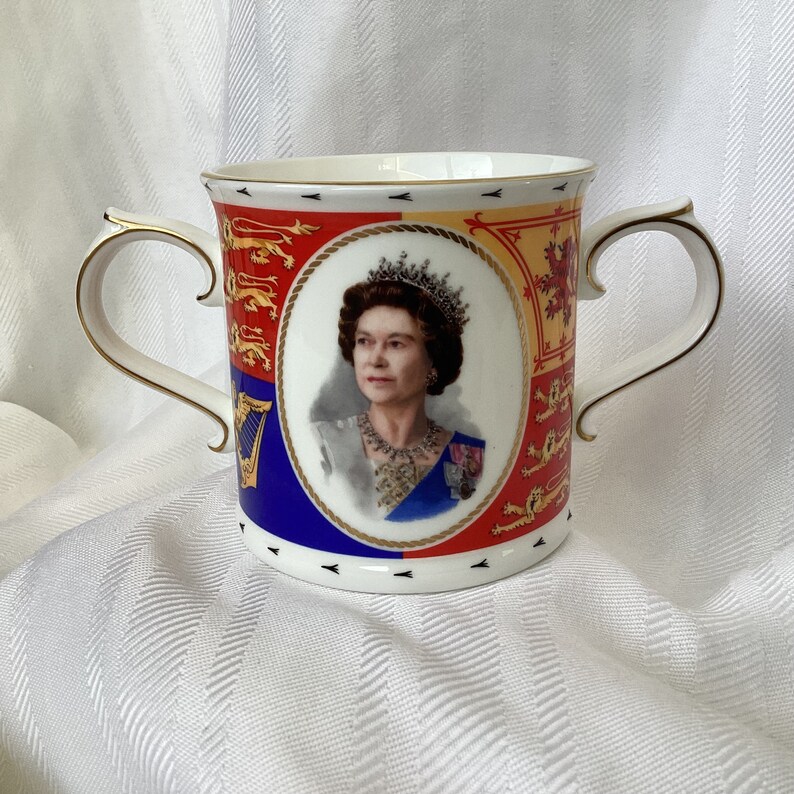 1992 Royal Doulton Loving Cup Queen Elizabeth II 40th Anniversary ...