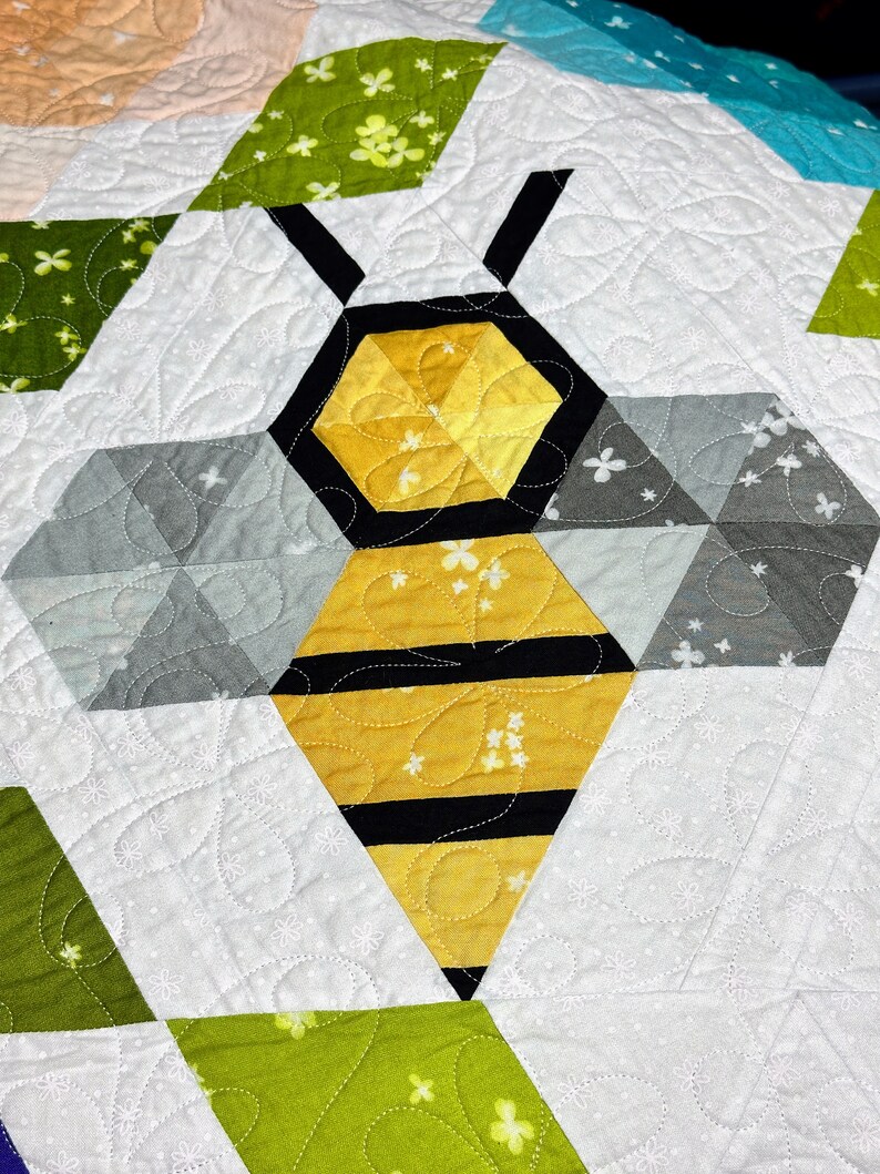 Bumble Bee Blossom Quilt - Etsy