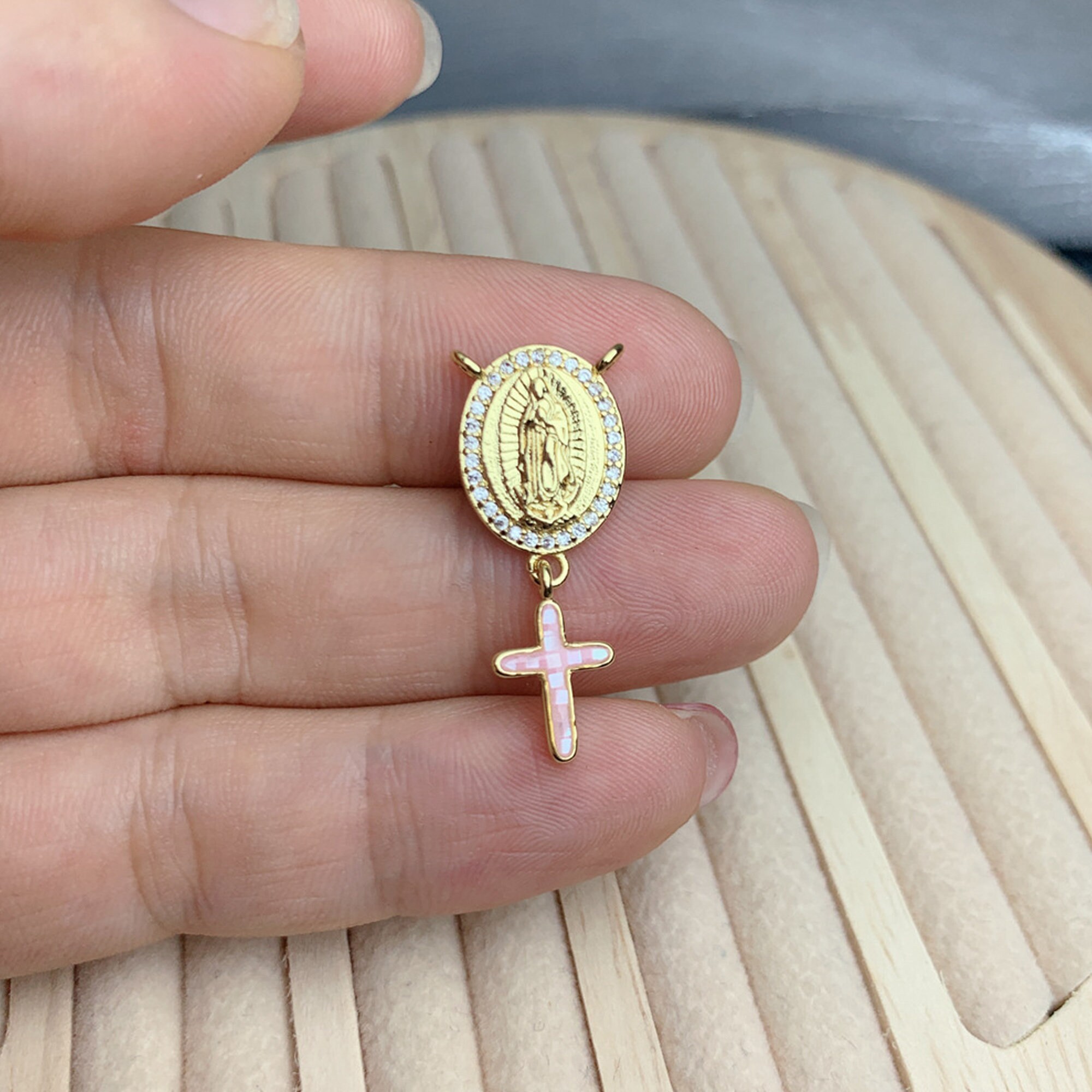 Gold Plated Pink/white Mother of Pearl Shell Madonna of the Gold Plated Pink/white Mother of Pearl Shell Madonna of the