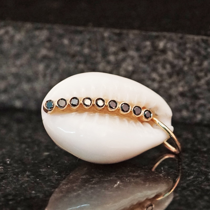 Cowrie Shell Necklace - Etsy