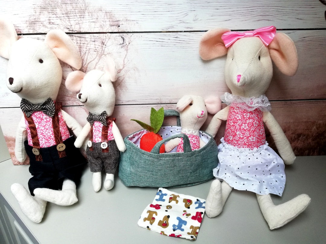 Mice Family Mom Dad Boy and Little Girl Mouse the Baby - Etsy