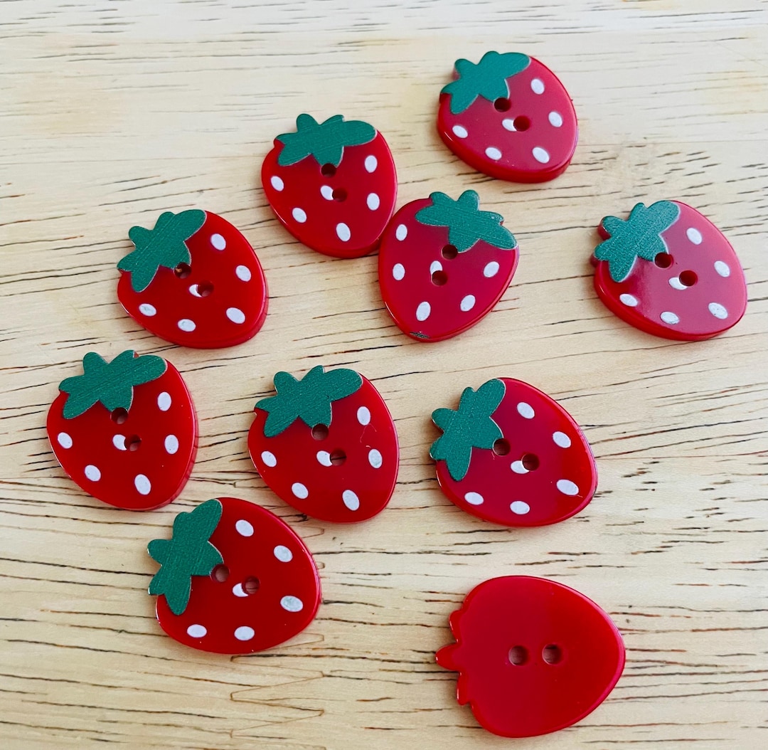 Cute Strawberry Buttons Lot of 10 Button Art Scrapbooking Junk ...