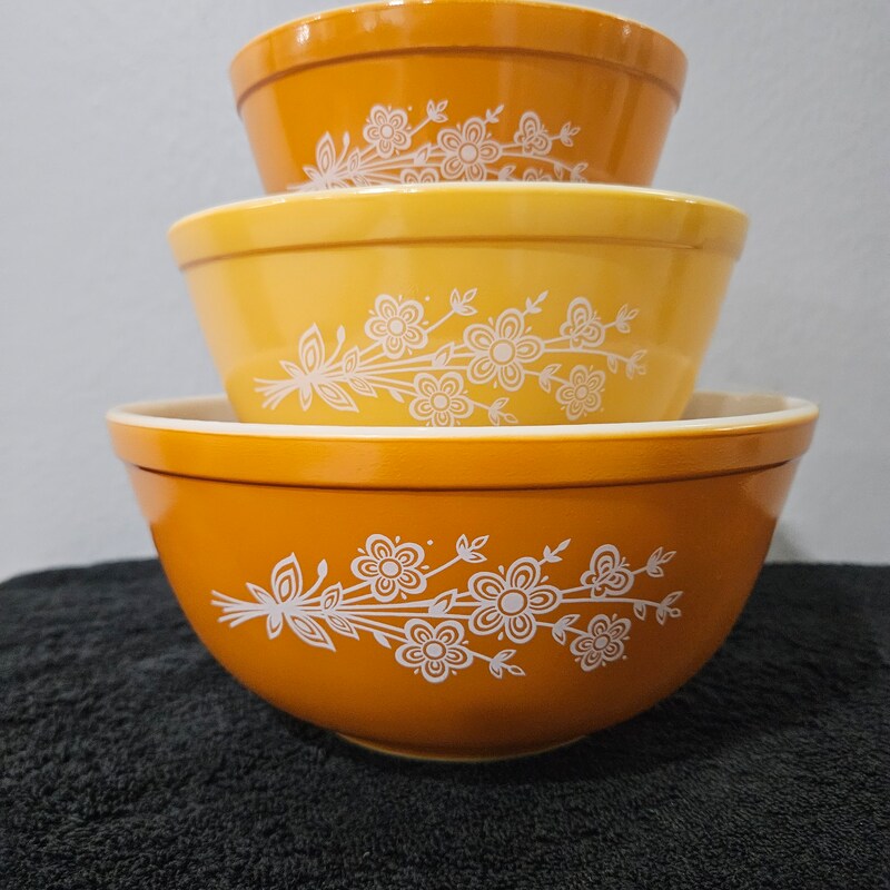 Gold Mixing Bowls - Etsy