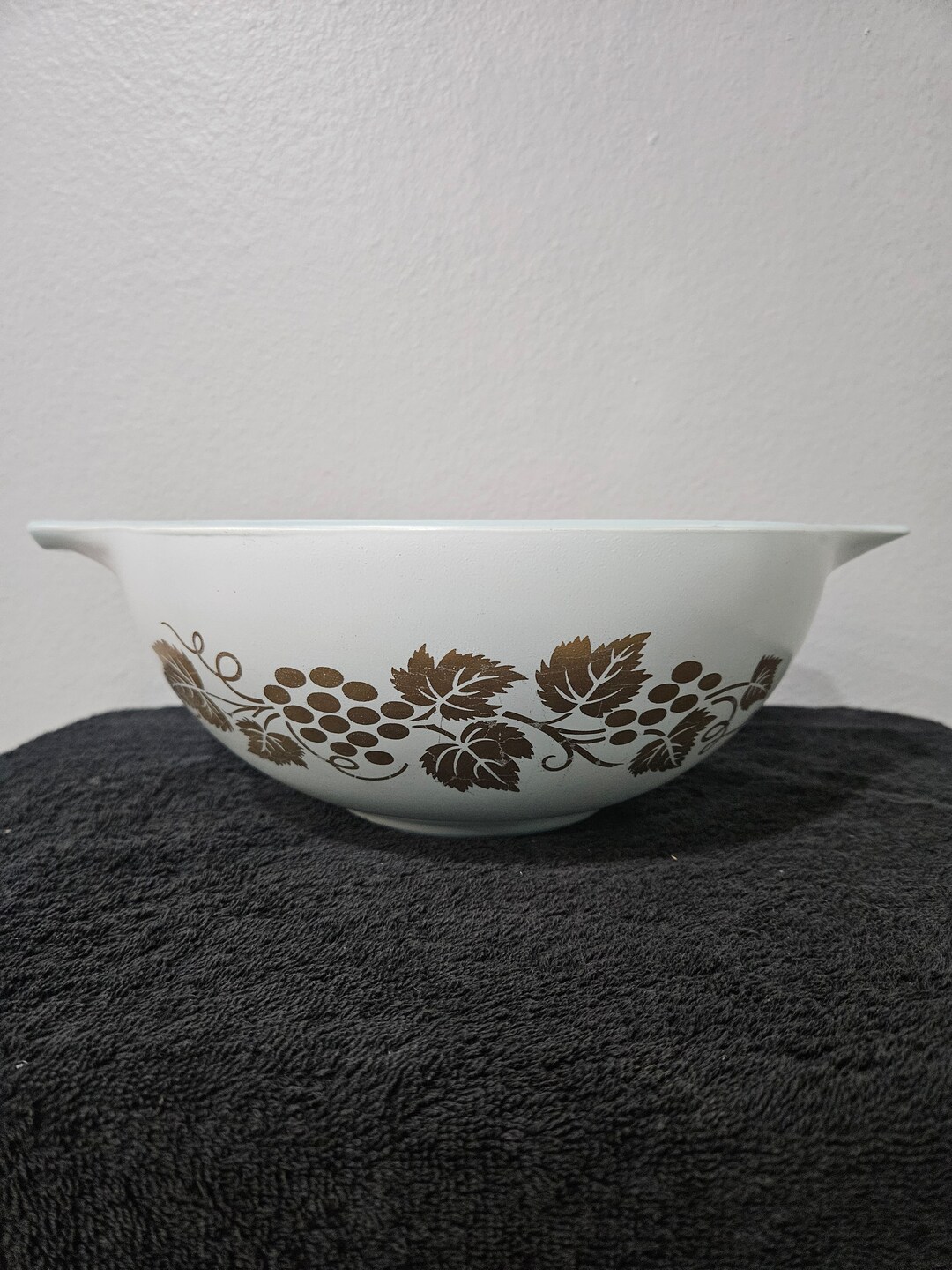 Pyrex Promo Golden Grapes Chip & Dip 444 4qt. Cinderella Bowl - Etsy