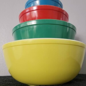 Pyrex Primary Mixing Bowl Set - Etsy