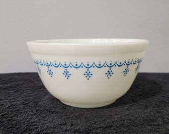 Pyrex Snowflake Blue Garland Cinderella Mixing Bowl Set - Etsy