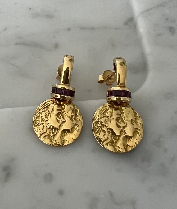 Vintage Salvador Dali 18k gold coin earrings with rub… - Gem