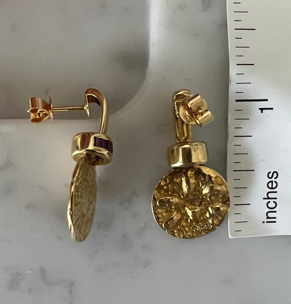 Vintage Salvador Dali 18k gold coin earrings with rub… - Gem