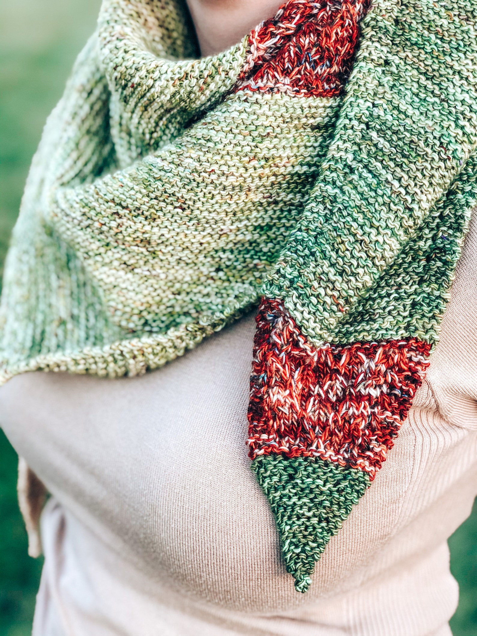 KNITTING PATTERN | Color Fade Shawl Knit Point to Point in Garter ...
