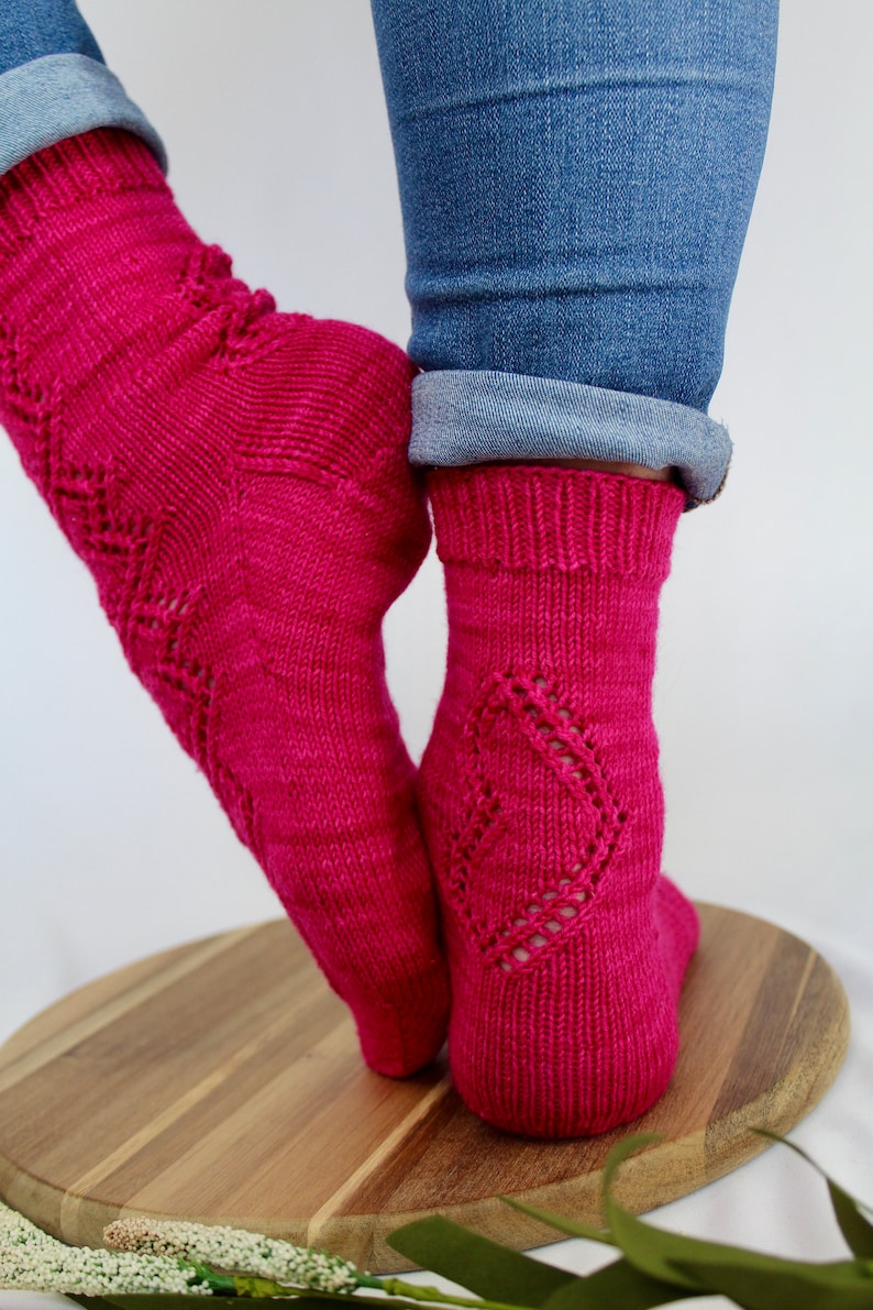 Easy Heart Lace Sock Knitting Pattern | Simple Lace Knit Sock Pattern ...