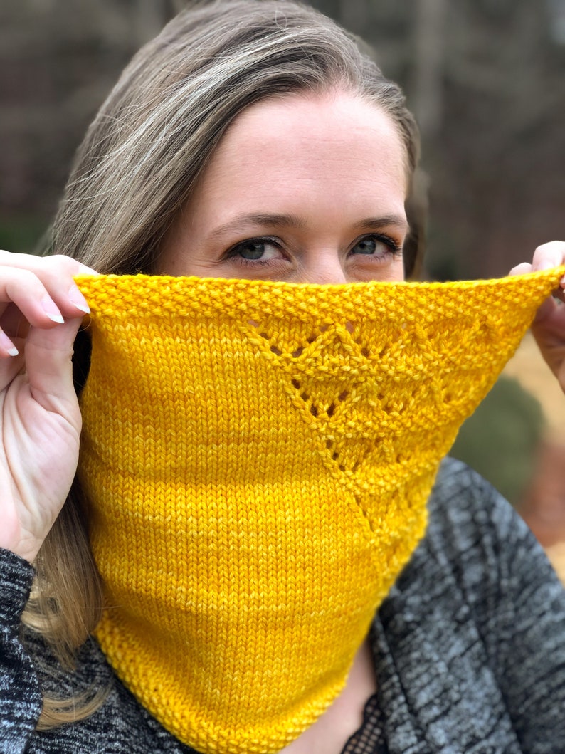 KNITTING PATTERN Simple Lace Cowl Pattern, DK Weight Knit Accessory ...