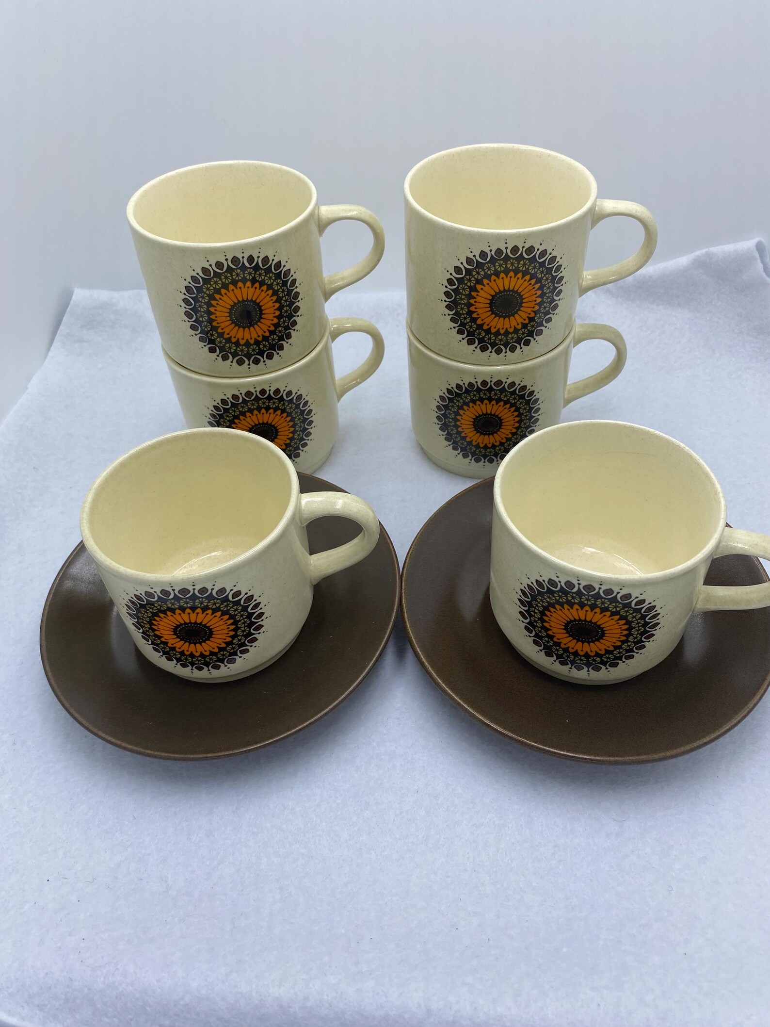 Johnson of Australia 6 X Inca Cups With 2 Saucers Designed by Jessie ...