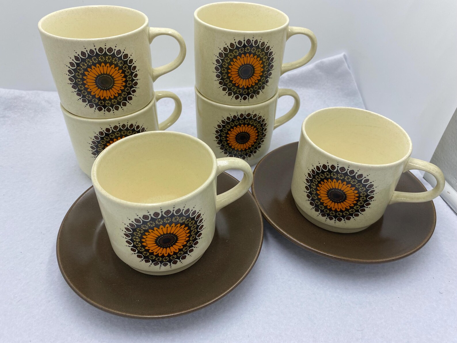 Johnson of Australia 6 X Inca Cups With 2 Saucers Designed by Jessie ...