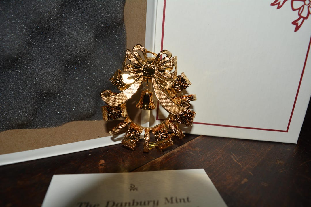 2010 Danbury Mint Spiral Wreath Annual Christmas Ornament 23 Kt Gold ...