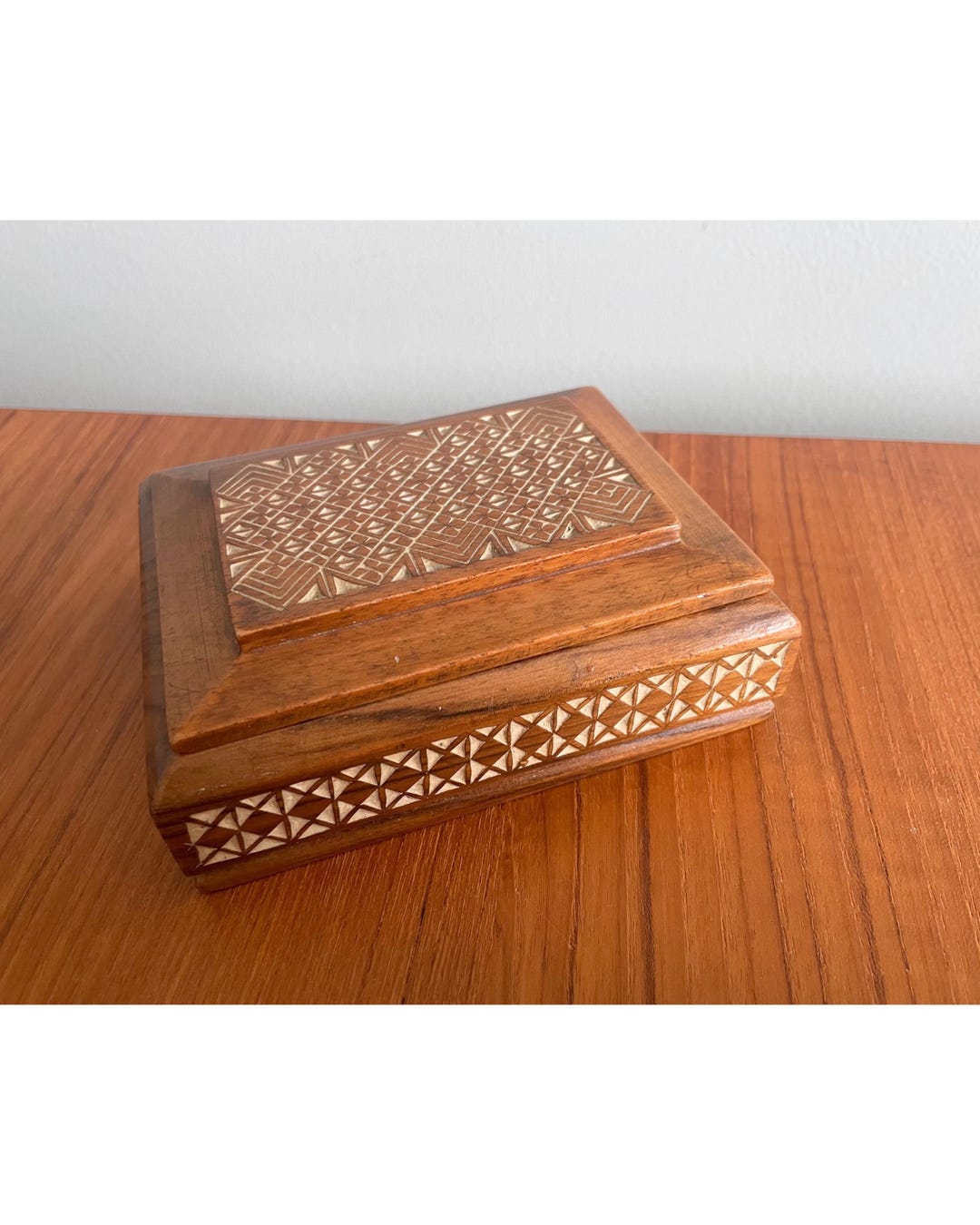 Vintage Yugoslavian Wood Carved Hinged Keepsake Box, Diamond Geometric ...