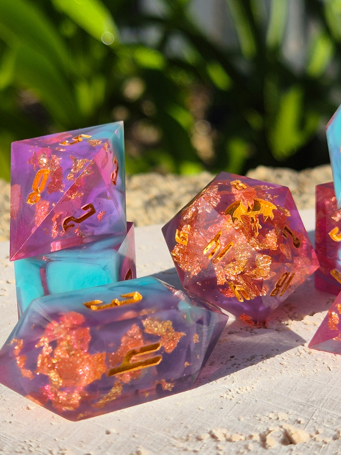 Royal Jelly Resin Dice Set 7 Crystal D4 Dungeons and Dragons - Etsy