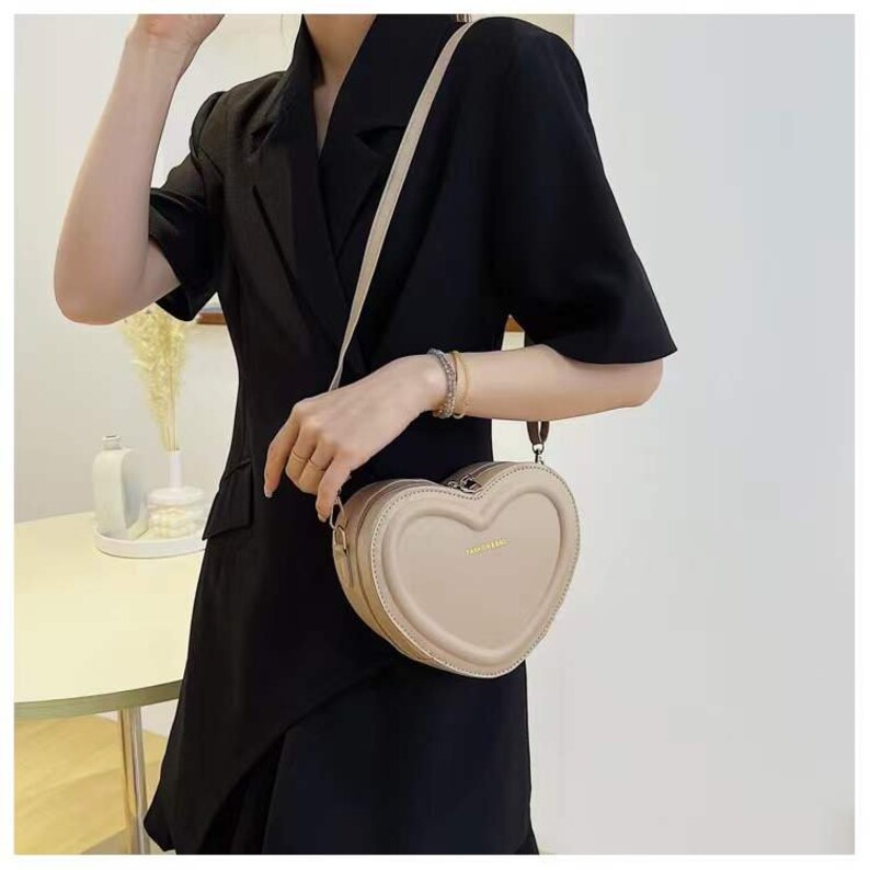 Heart Shaped Handbag, Minimalist Heart Design Novelty Bag, Peach Heart ...