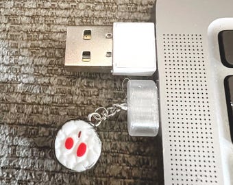 Unique Dice Dust Plug for Audio Jacks, USB-C, Micro-usb, and Lightning ...