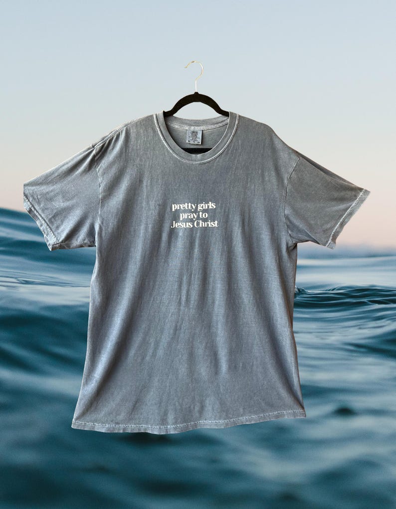 Pretty Girls Pray to Jesus Christ - Etsy