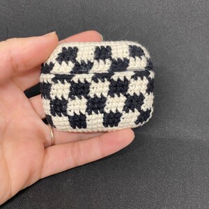 Checkered Crochet Airpods Case - Gen 1, Gen 2, Gen 3, Pro - Minimal ...