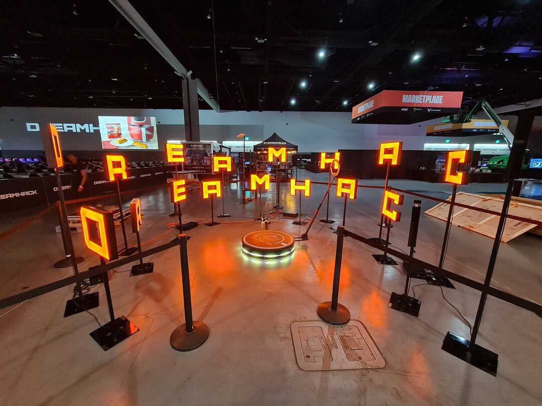 LED Business Fixtures, Lighted Office Displays, Storefront Custom ...
