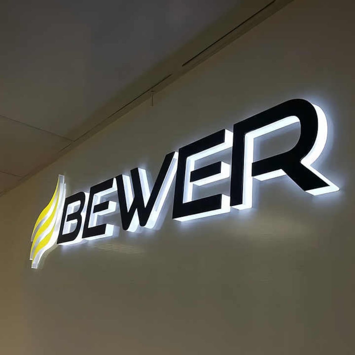 Custom Acrylic Signage, Exterior Signs for Business, Custom Neon Signs ...