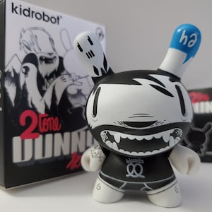 Mcbess "untitled" Kidrobot 2tone 2010 Series Dunny Art Toy Collectible ...