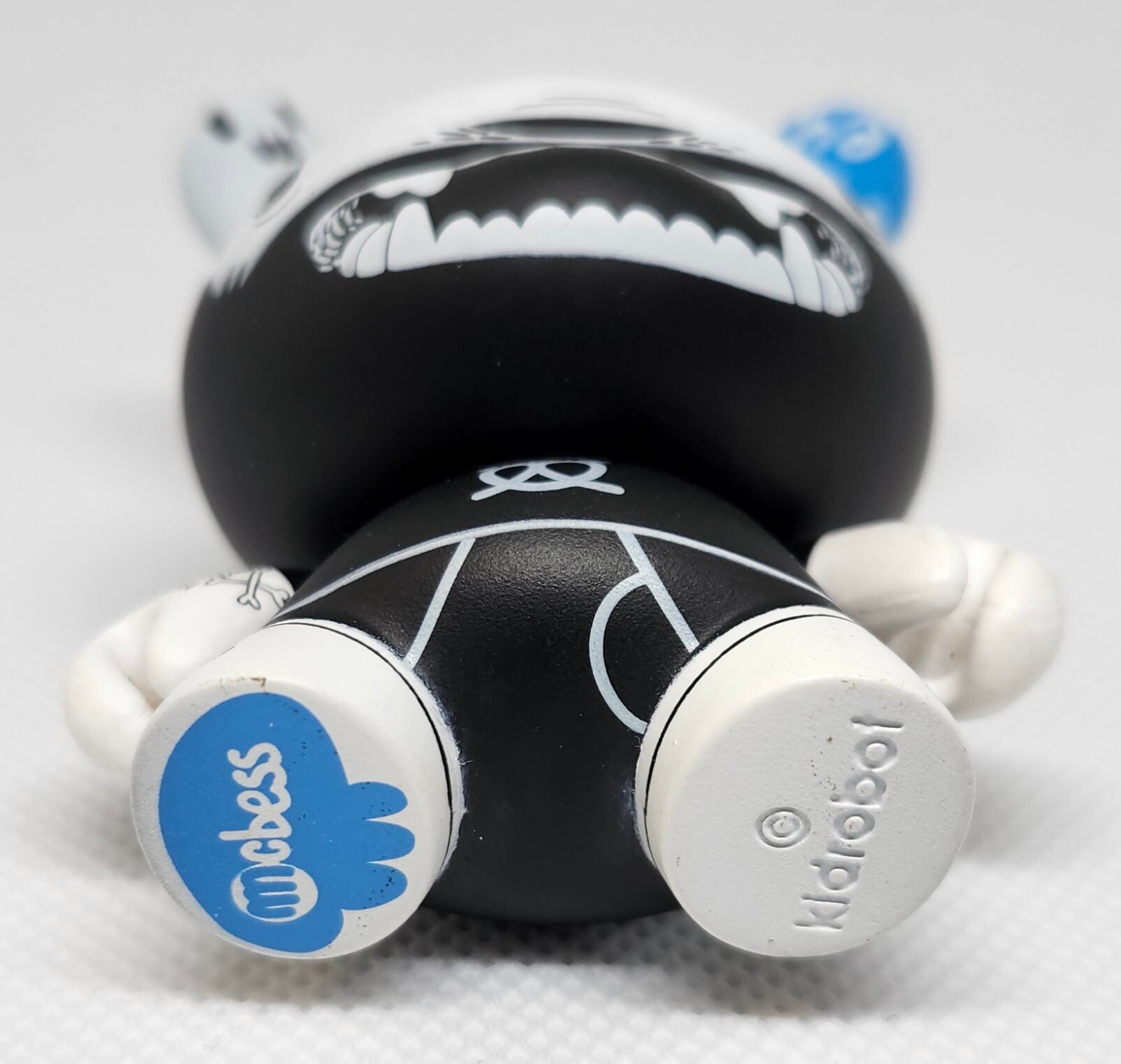 Mcbess "untitled" Kidrobot 2tone 2010 Series Dunny Art Toy Collectible ...