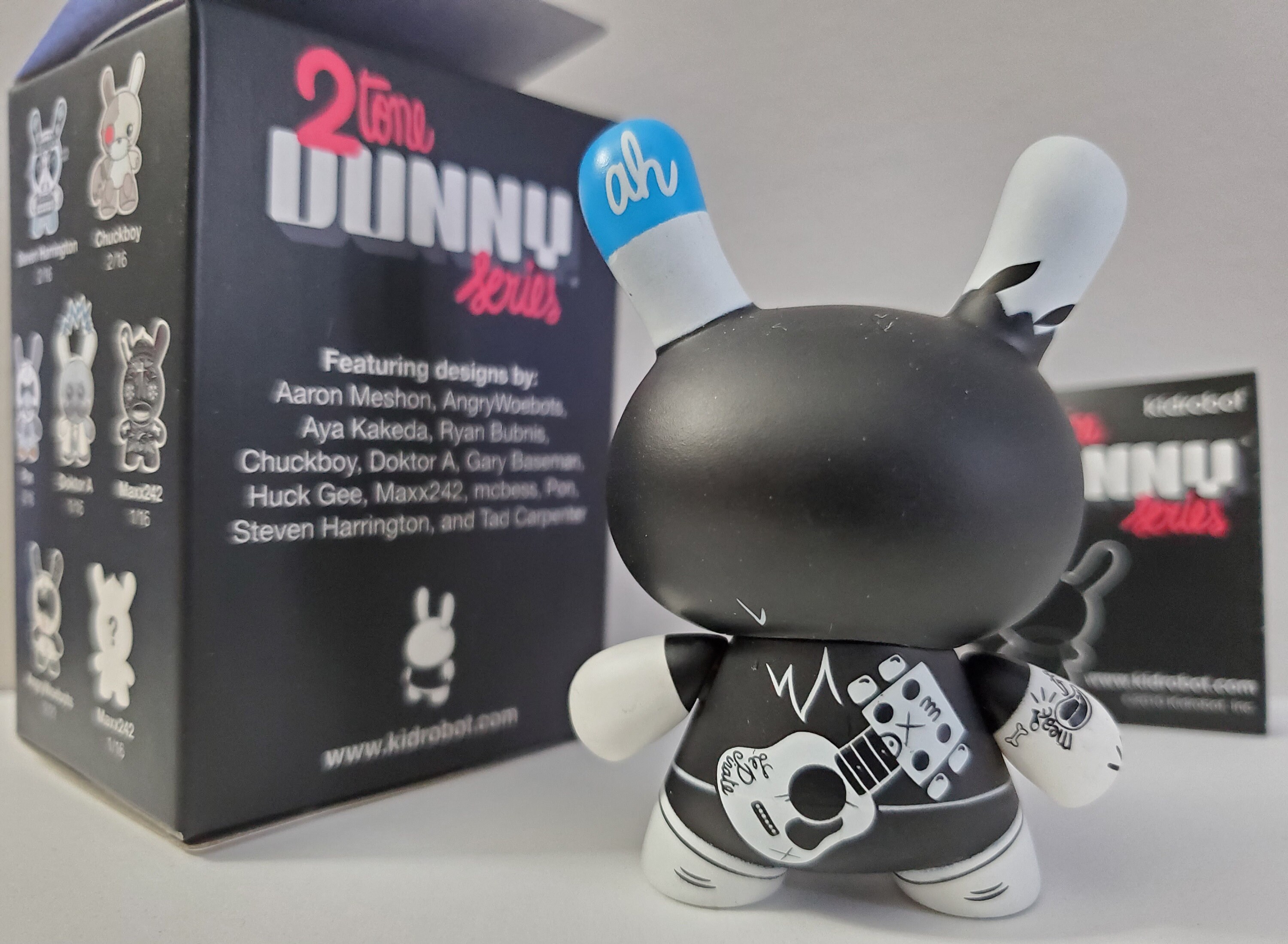 Mcbess "untitled" Kidrobot 2tone 2010 Series Dunny Art Toy Collectible ...