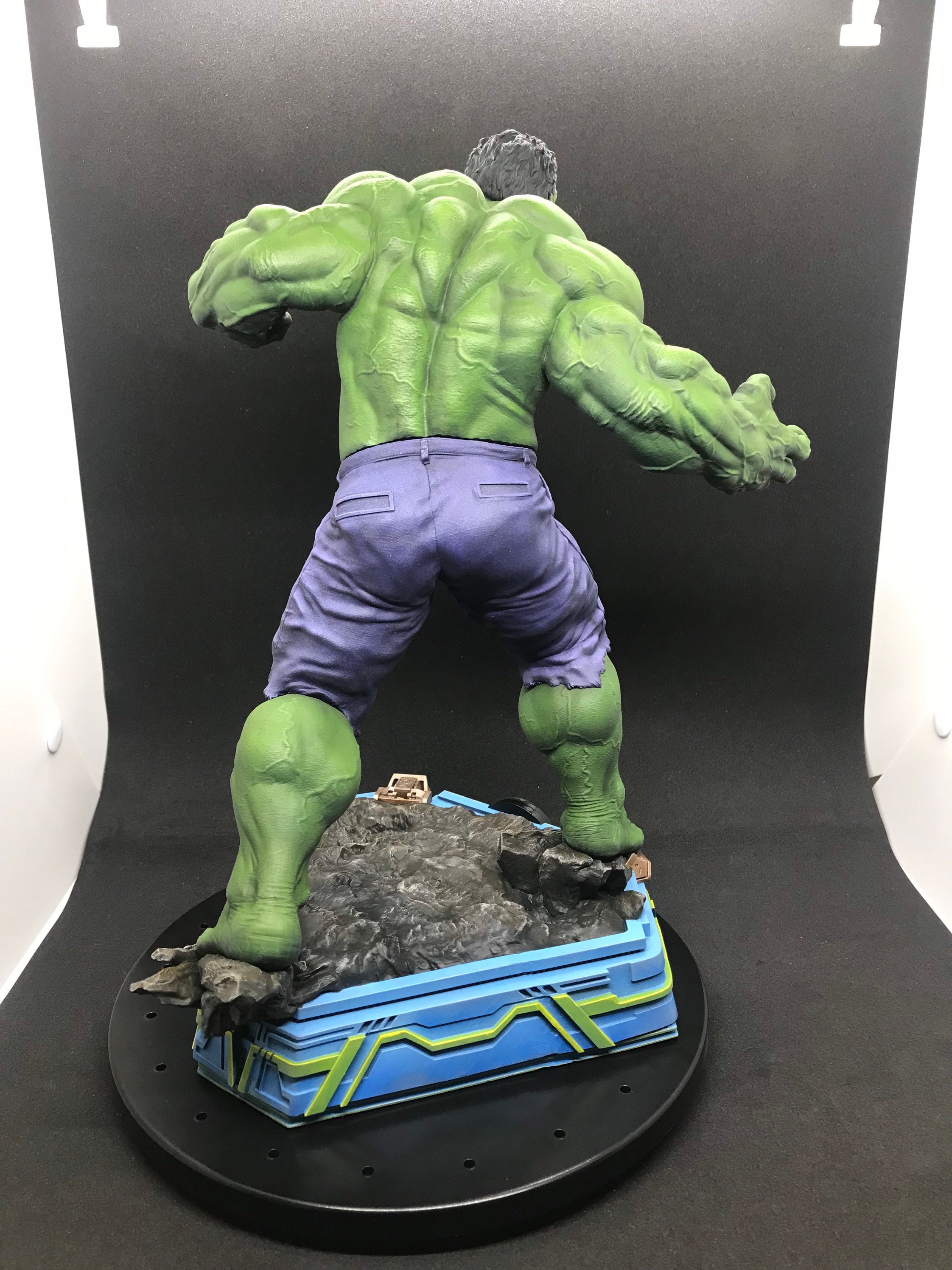 The Incredible Hulk Resin Statue V1 resin 3D Printed Figure READ ...