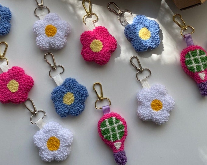 Punch Needle Daisy Key Chain, Key Chain, Punch Needle Gift, Bag ...