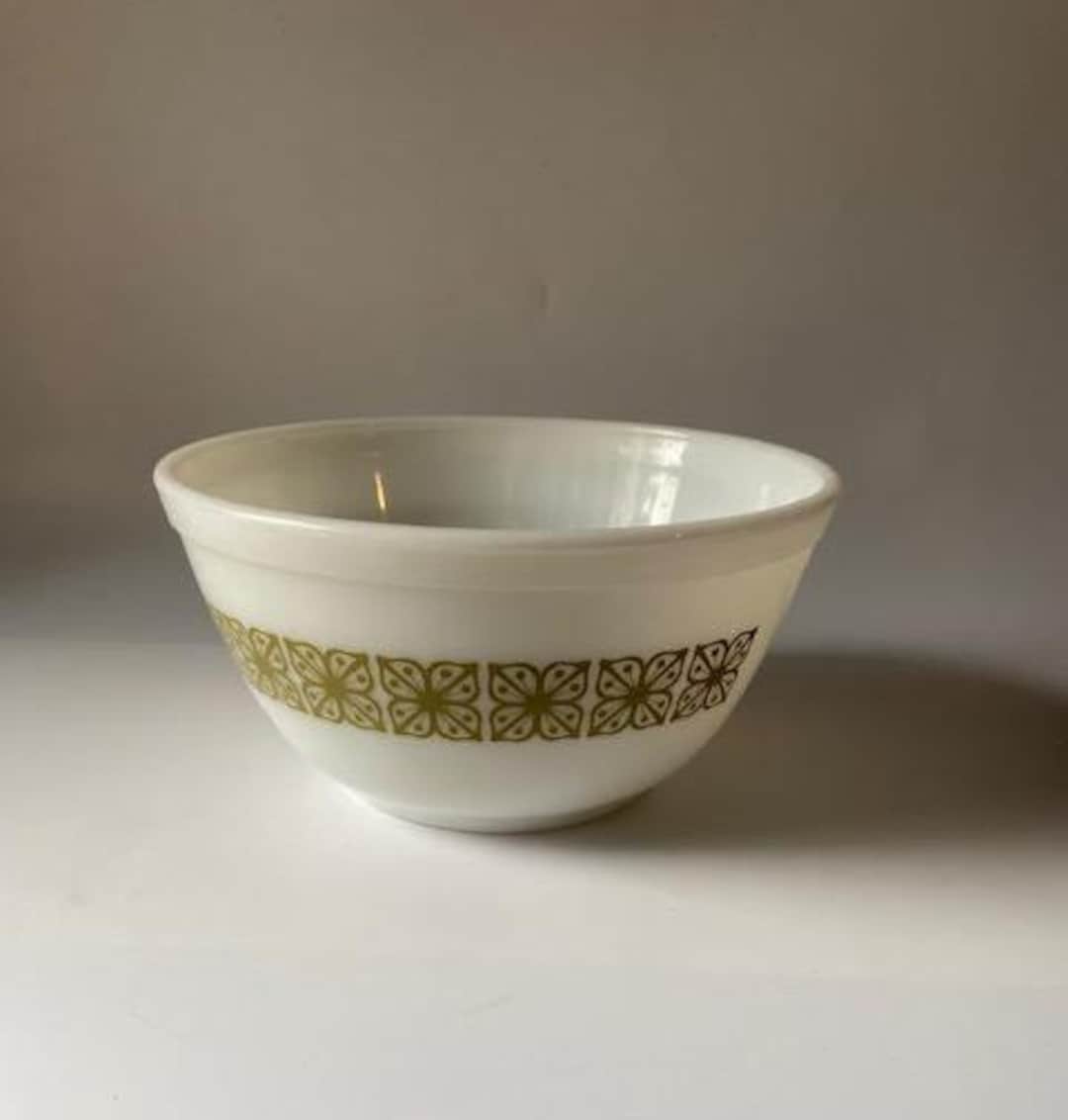Corning Pyrex VERDE 1.5 Quart Mixing Bowl - Etsy