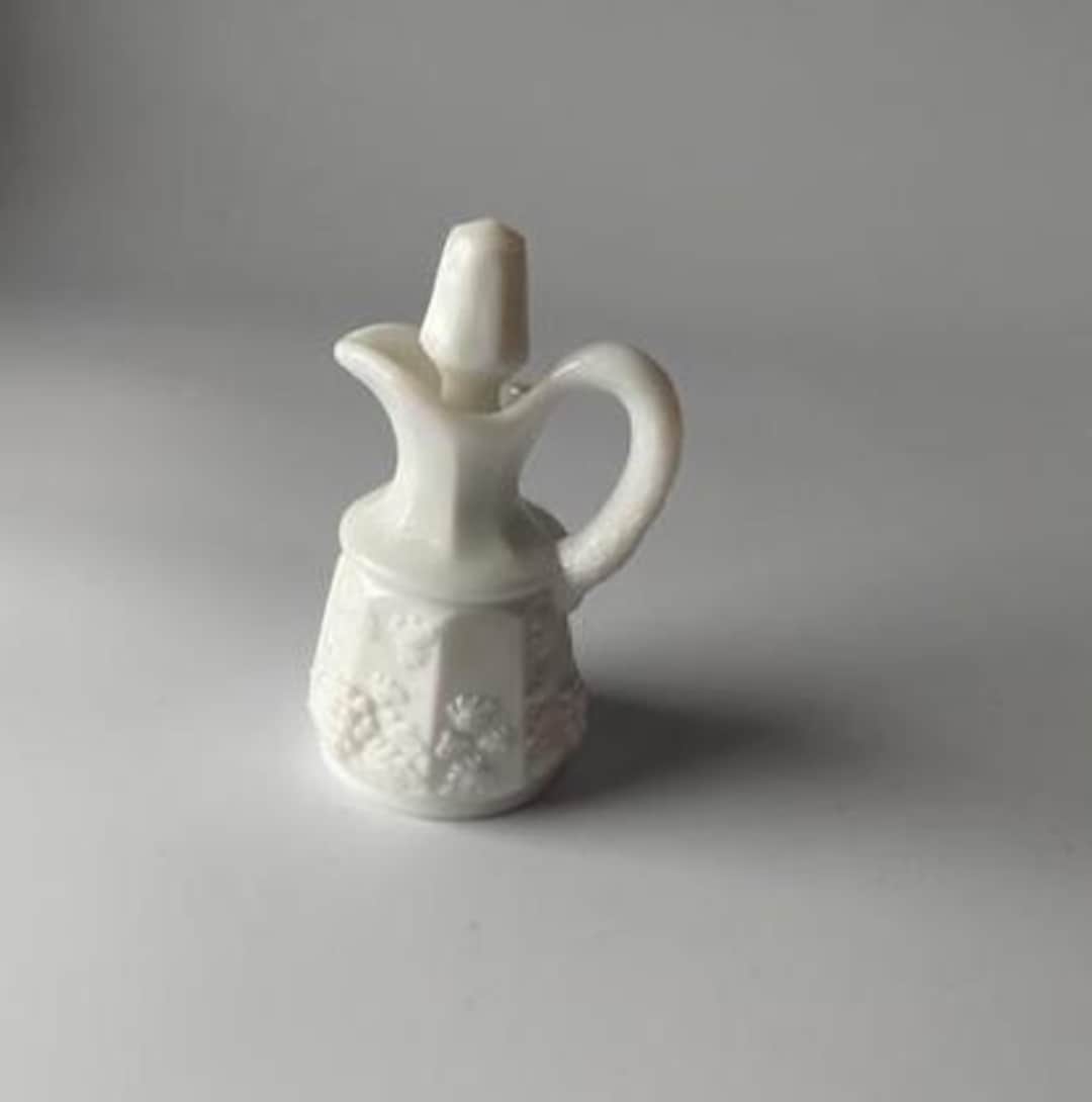 Vintage Westmoreland PANEL GRAPE Milk Glass Cruet With Stopper 5" Tall ...