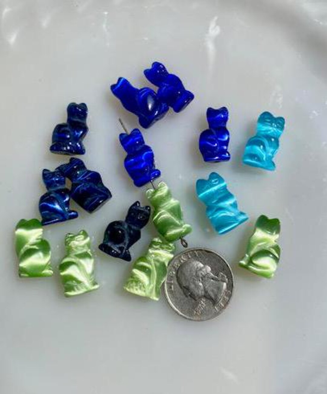 Cat's Eye Fiber Optic Glass Cat Beads -- Sitting Cats, Assorted Colors ...