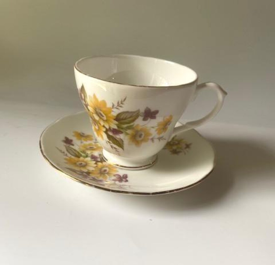 Vintage DUCHESS Teacup SUSIE Daisies Made in England - Etsy
