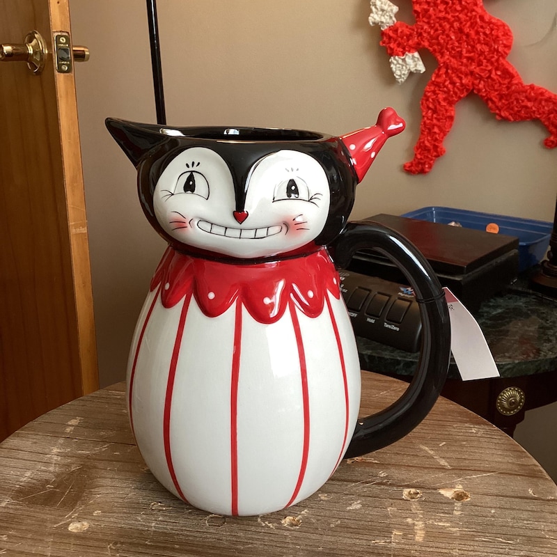 Cat Pitcher - Etsy