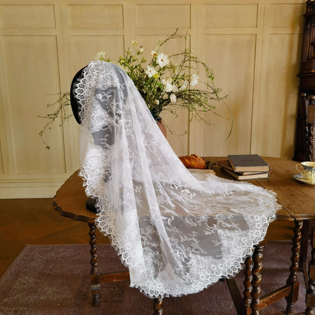 Ivory Mantilla Fingertip Wedding Veil, Chantilly Eyelash Lace Bridal ...